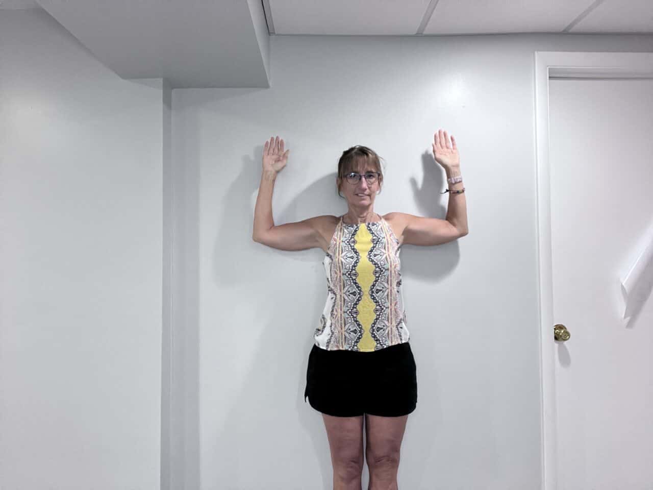 How To Fix Rounded Shoulders & Forward Head At 60+ [Exercises + Tips ...