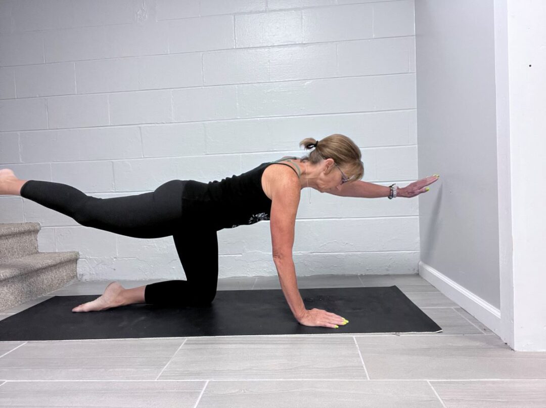 16 Of The Best At Home Back Fat Exercises (With And Without Equipment ...