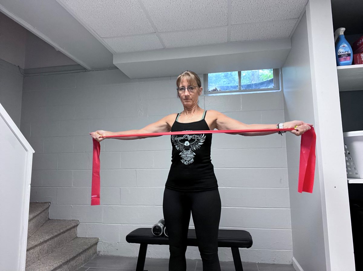 17 Of The Best At Home Back Fat Exercises (With And Without Equipment ...