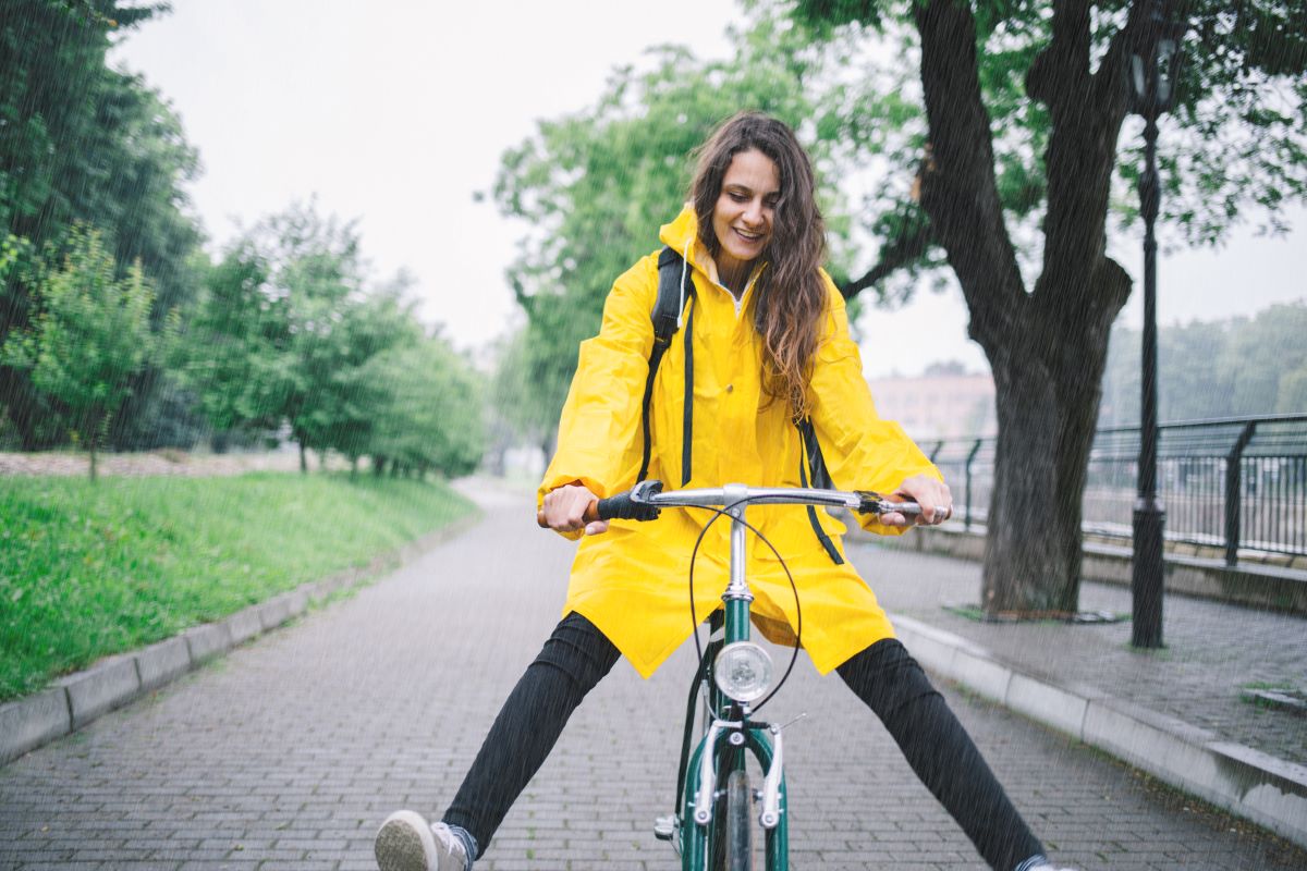 Bicycling In The Rain: Is It Safe For New Riders? | Simply Aging Healthy